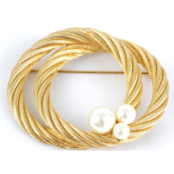 Dior | Jewelry | Christian Dior Brooch Metalpearl Gold X Pearl White ...